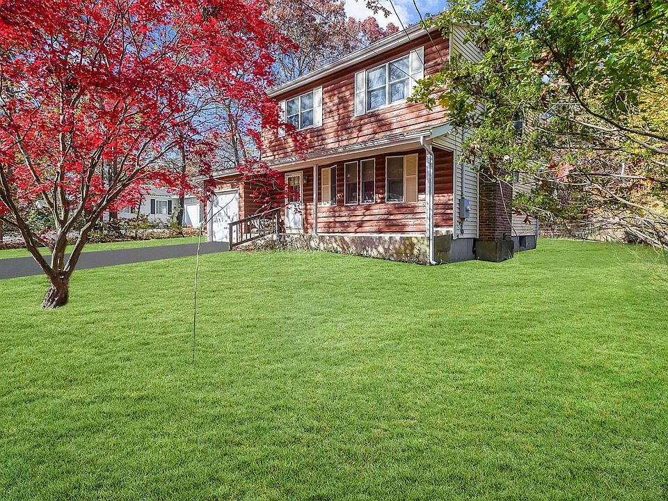 17 Robinson Ave, Medford, NY 11763 | Zillow