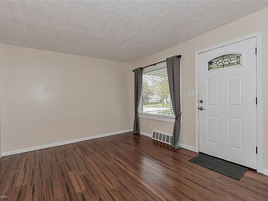 15309 Rockside Rd, Maple Heights, OH 44137 | Zillow