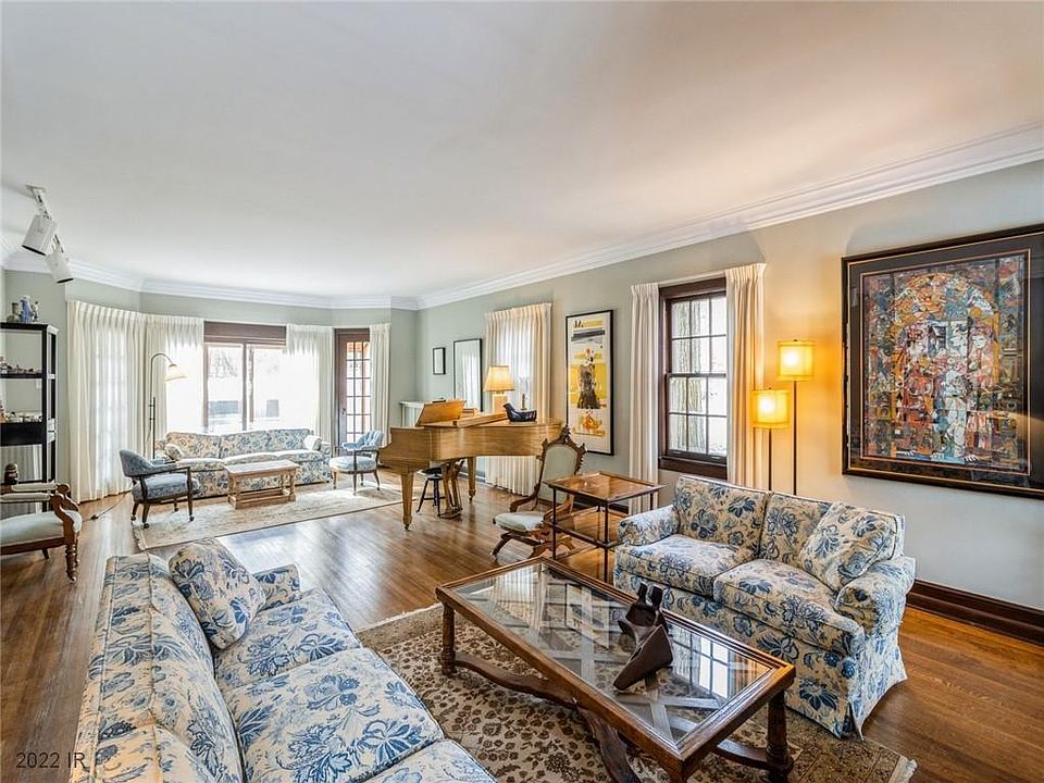 4220 Foster Dr, Des Moines, IA 50312 | Zillow