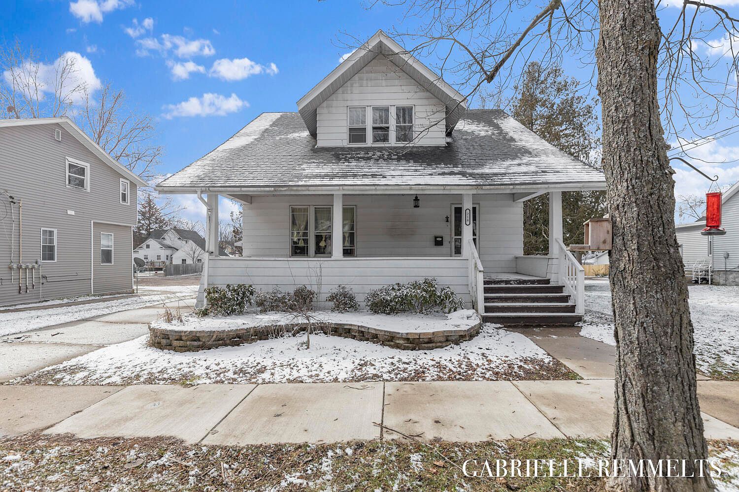 218 E Elm St, Fremont, MI 49412 | Zillow
