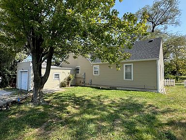 1520 Locust St, Chillicothe, MO 64601 | Zillow
