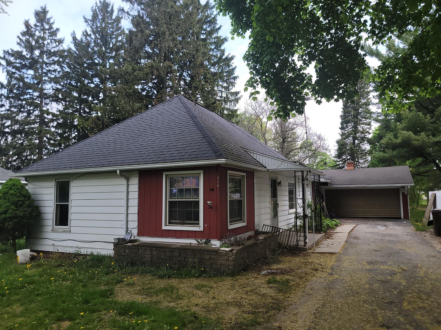116 E Forest St, Edmore, MI 48829 | Zillow