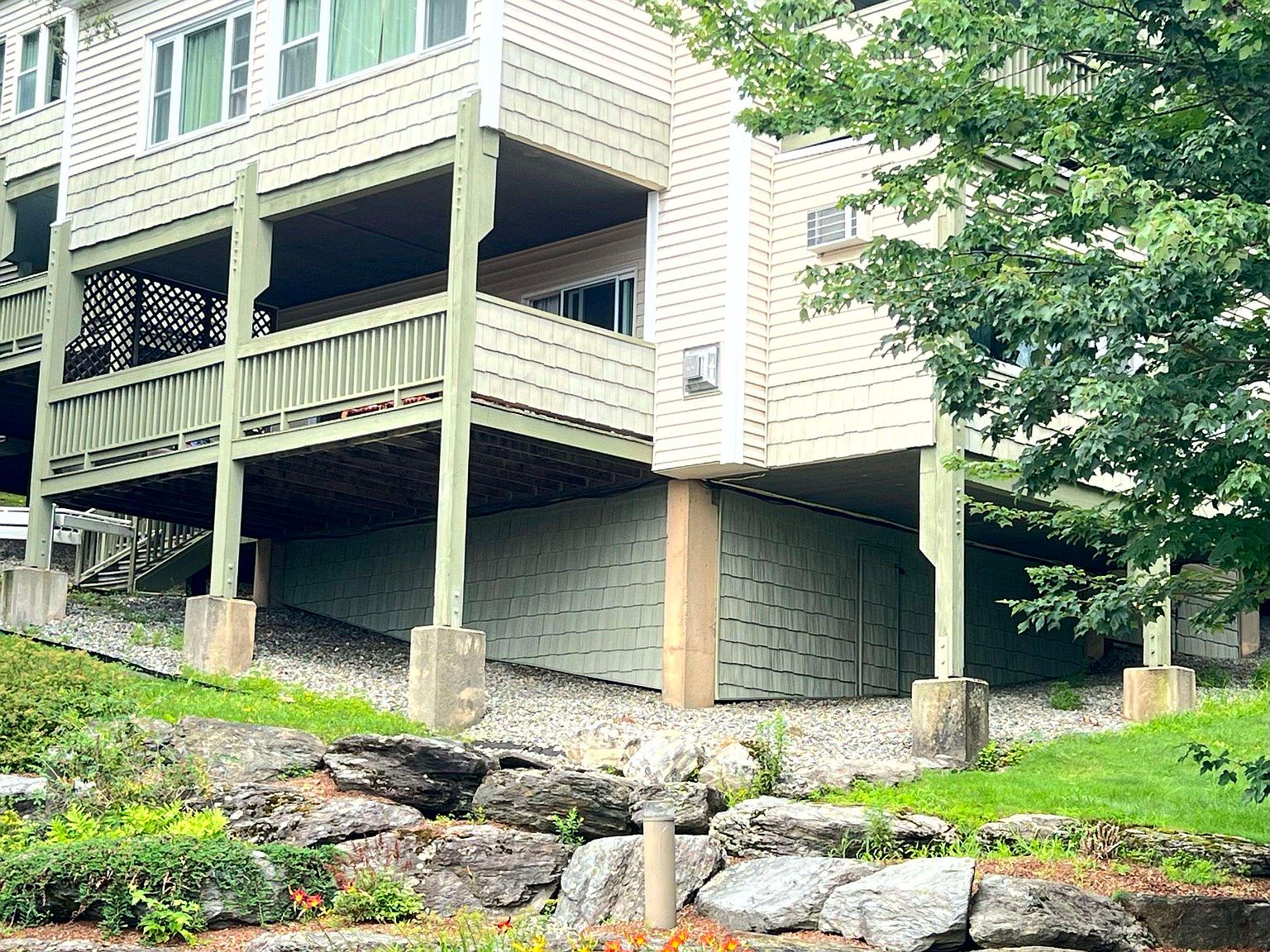 171 Cottage Club Road UNIT E 101, Stowe, VT 05672 | Zillow