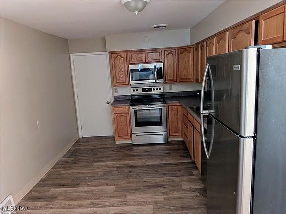 1733 Robindale St #DN, Wickliffe, OH 44092 | Zillow