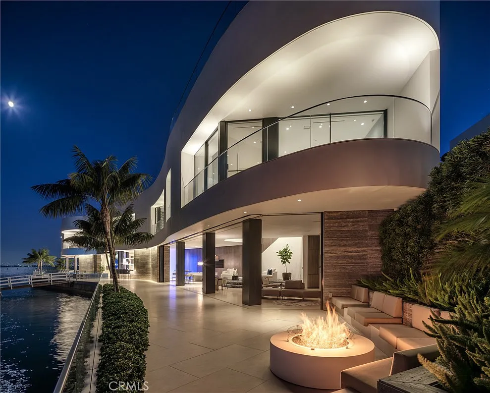 320' of Private Bayfront! 3,600 Sq. Ft. Rooftop Deck! $43 Million in ...