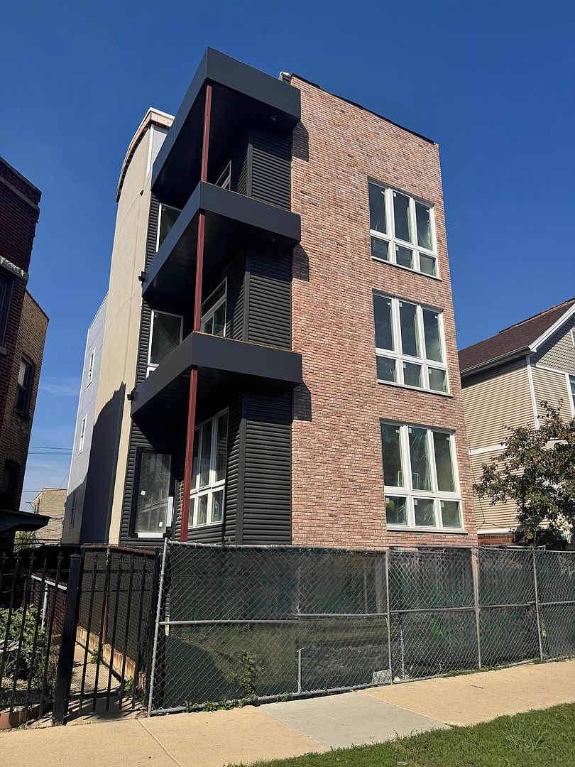 1244 N Kedzie Ave #3, Chicago, IL 60651 | Zillow