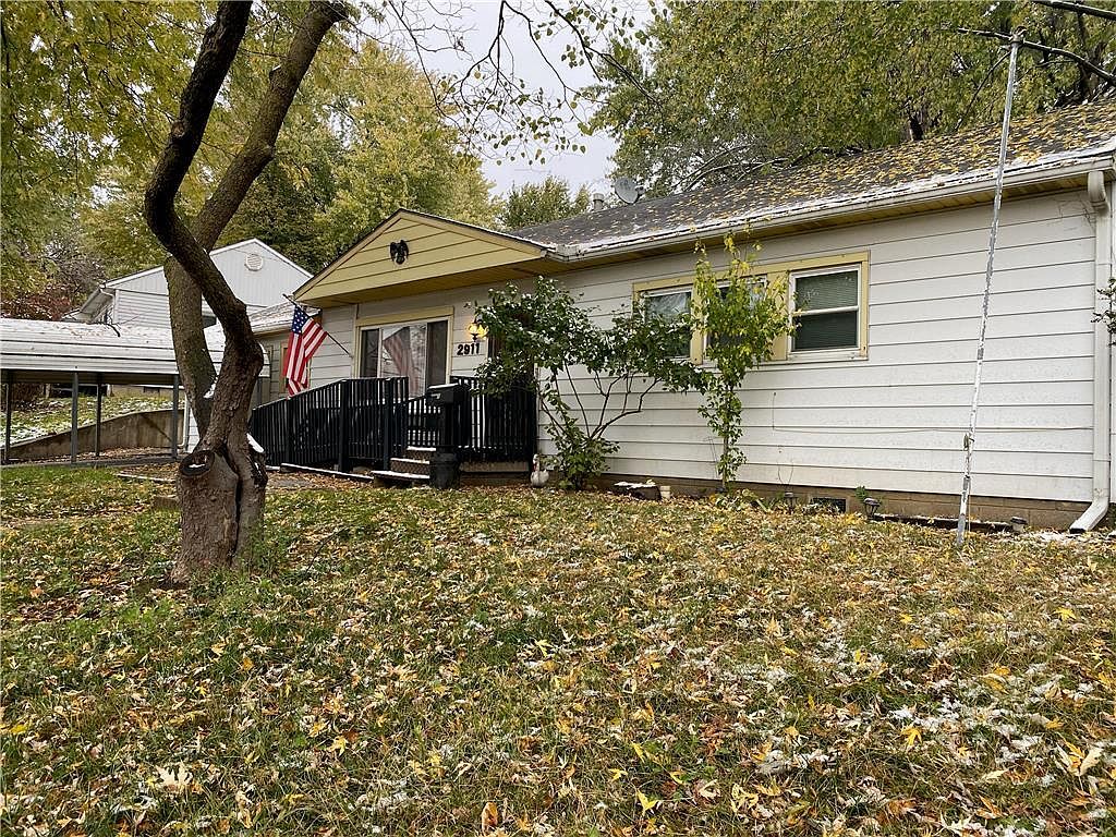 2911 S 26th St, Kansas City, KS 66106 | Zillow