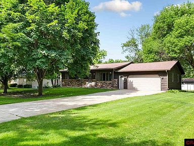 402 2nd Ave, Pemberton, MN 56078 | Zillow