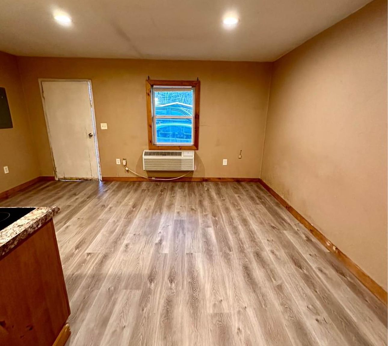 211 Elm St #9, Galena, MO 65656 | Zillow