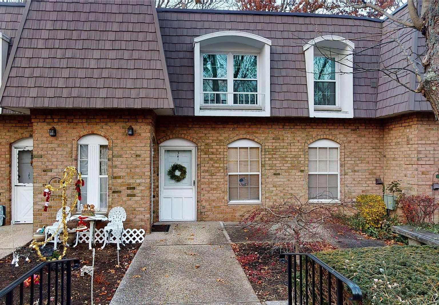 655 Middle Country Rd APT 3E1, Coram, NY 11727 | Zillow