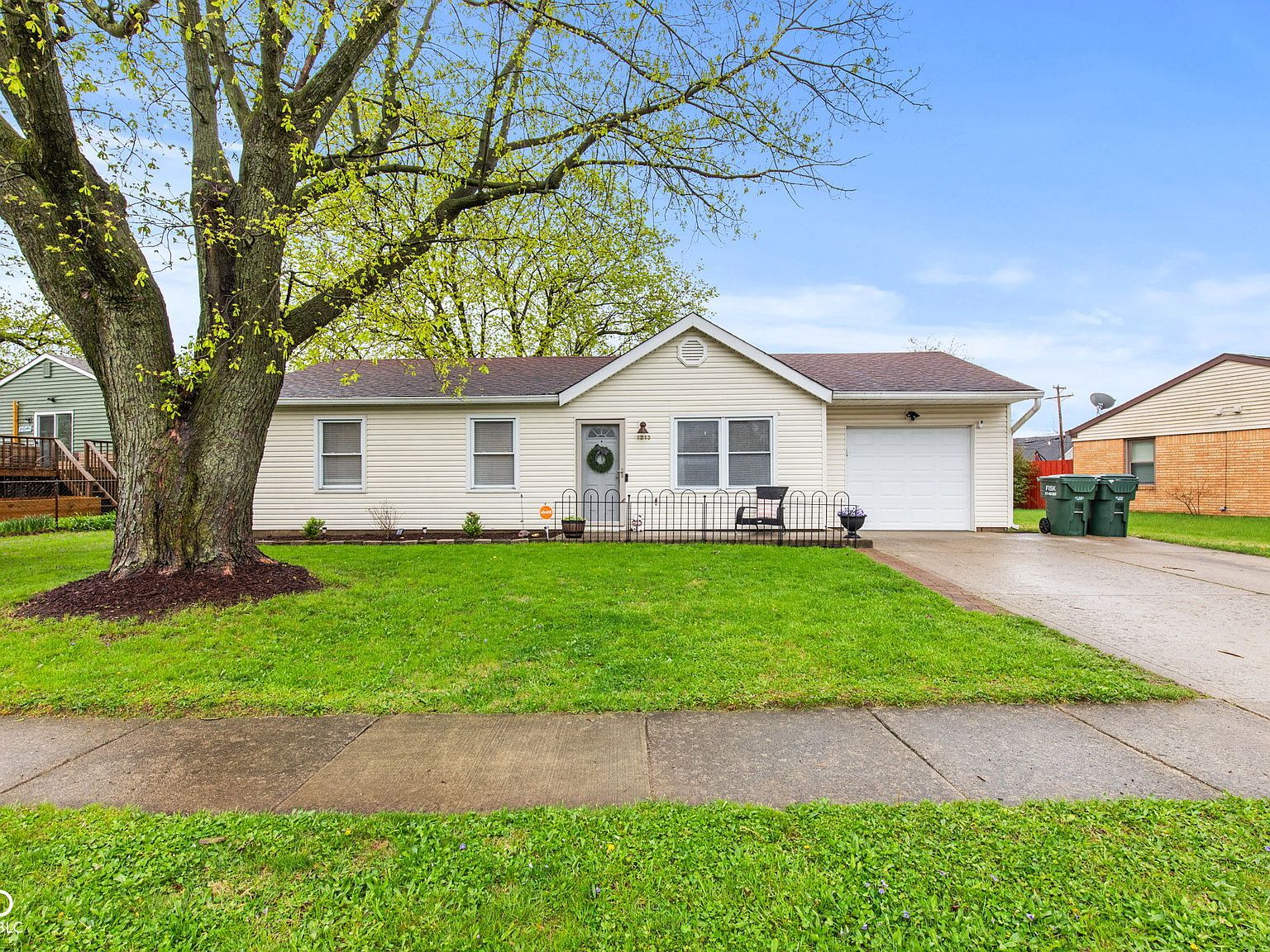 1213 Fairview Dr, Greenfield, IN 46140 | Zillow