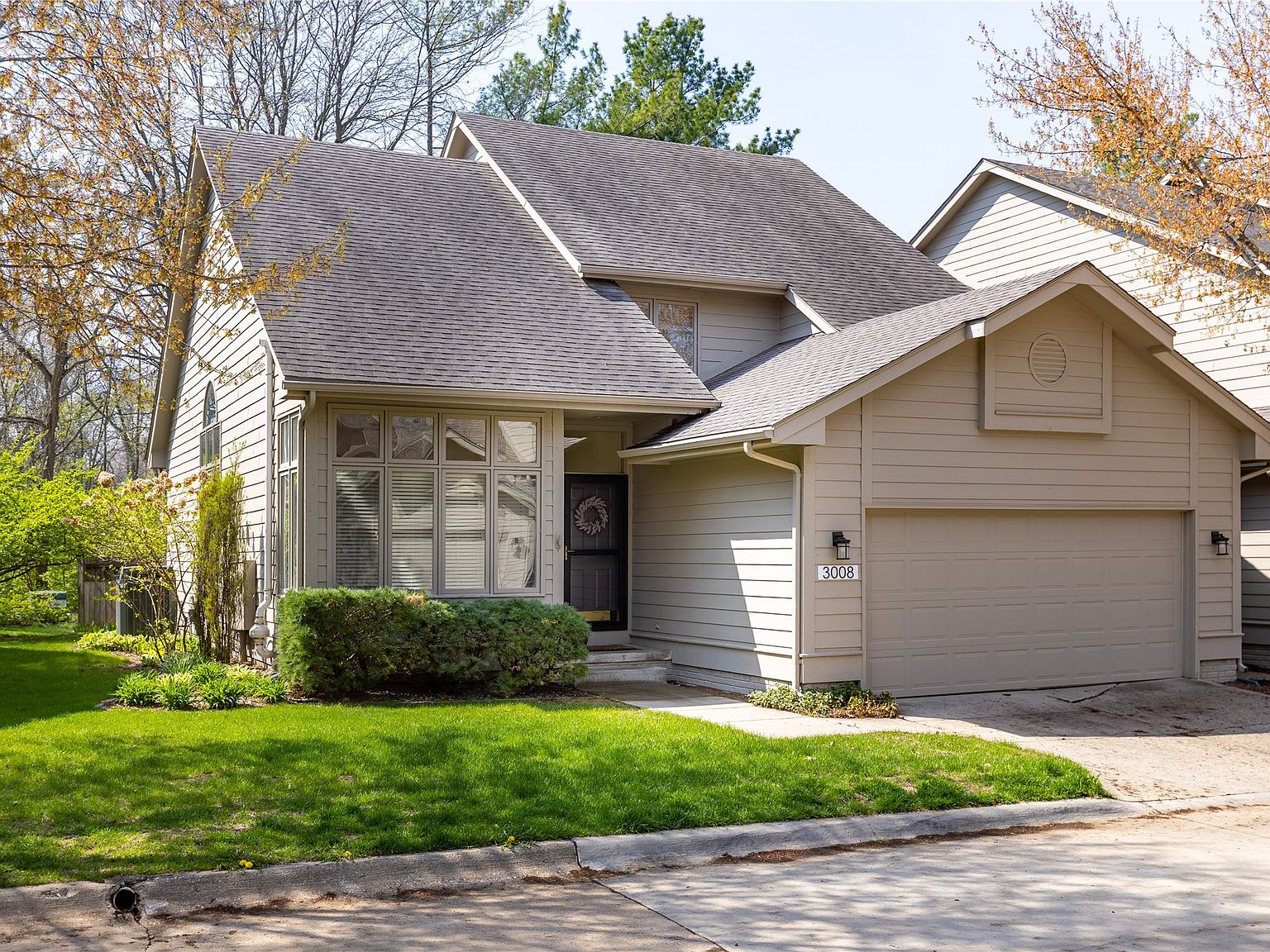 3008 Fox Hollow Cir, Des Moines, IA 50321 | Zillow