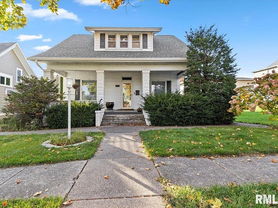 407 N Franklin St, Roanoke, IL 61561 | Zillow
