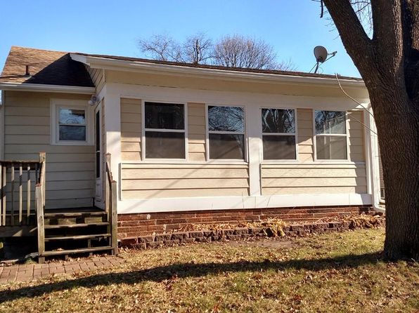 2 Bedroom Houses for Rent in Des Moines IA - 20 houses | Zillow