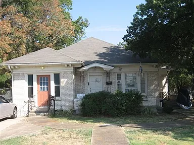 1100 Crescent St Denton TX | Zillow