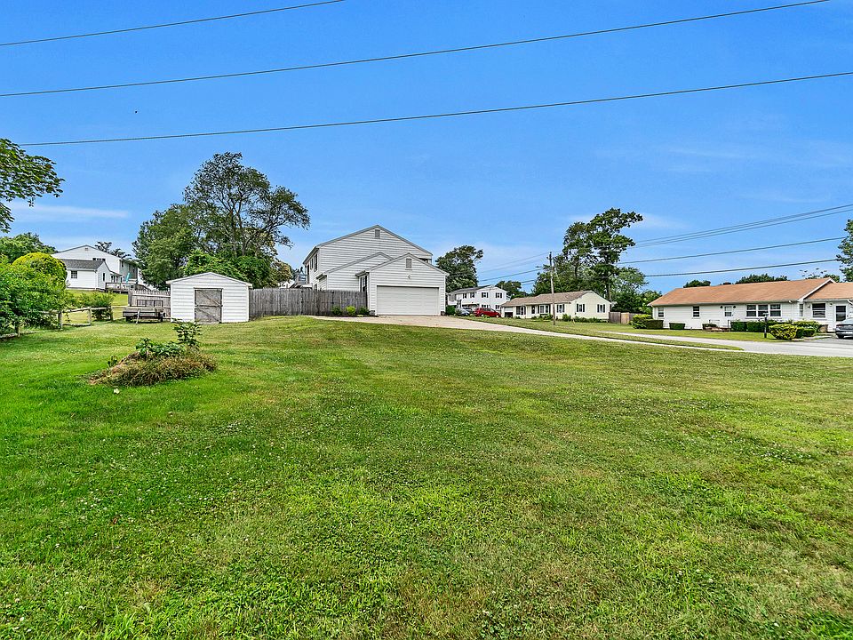 219 Russell Dr Tiverton RI | Zillow