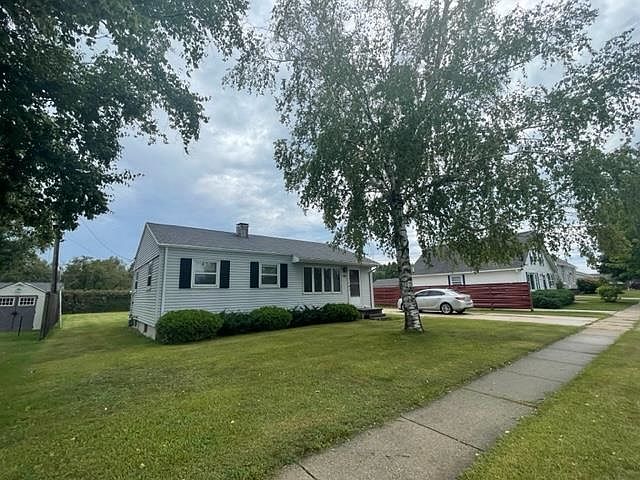1711 Mirro Dr, Manitowoc, WI 54220 | MLS #50279469 | Zillow