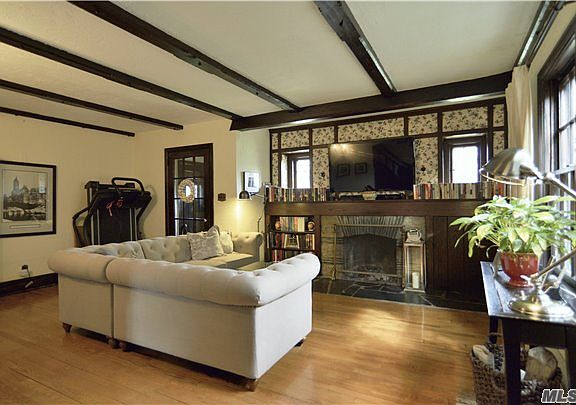 45 Kennelworth Rd, Mineola, NY 11501 | Zillow