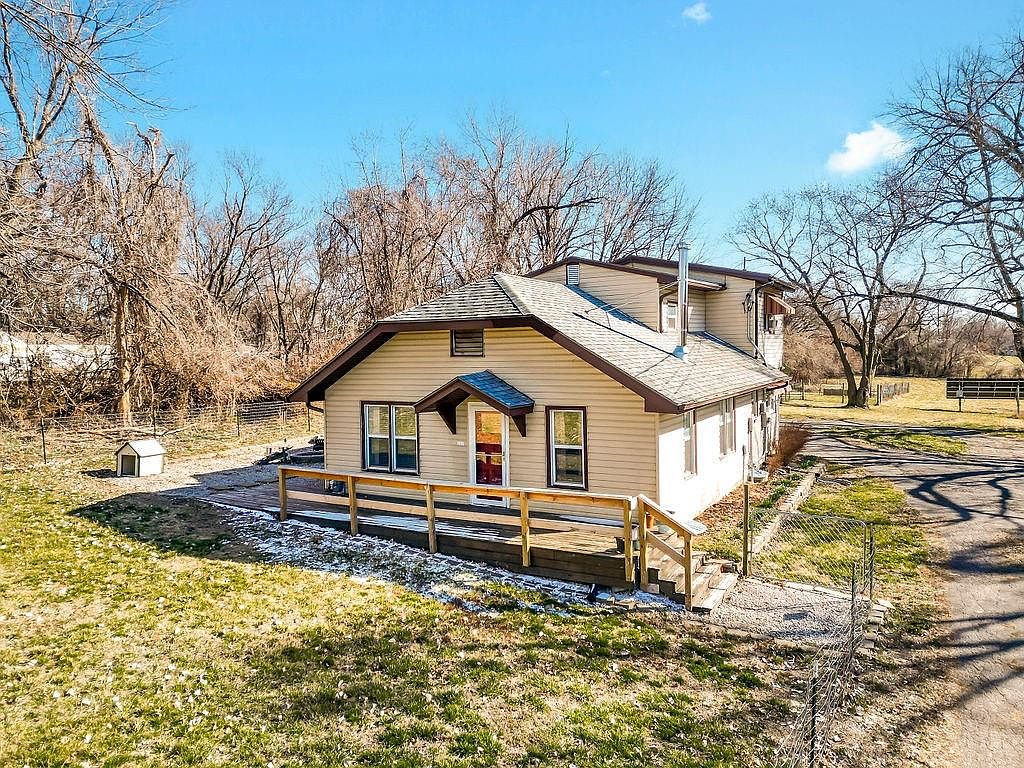 7915 Richland Ave, Kansas City, KS 66111 | Zillow