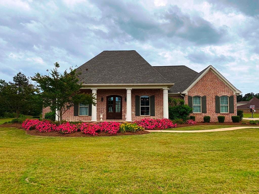370 Crown Dr, Fulton, MS 38843 | Zillow
