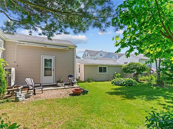 30 Gardner St Pawtucket Ri 02861 Zillow