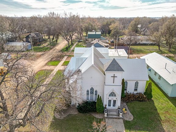 201 Main St W, Carthage, SD 57323 | MLS #23-229 | Zillow