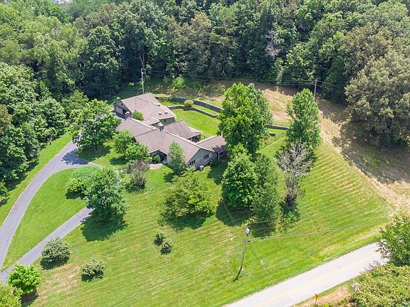 445 River Rd, Dunnville, KY 42528 | Zillow