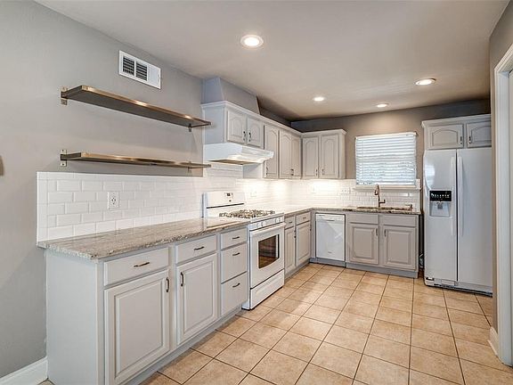 2546 Inadale Ave, Dallas, TX 75228 | Zillow