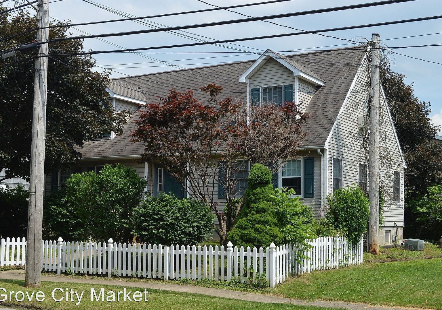 318 N Broad St, Grove City, PA 16127 | Zillow