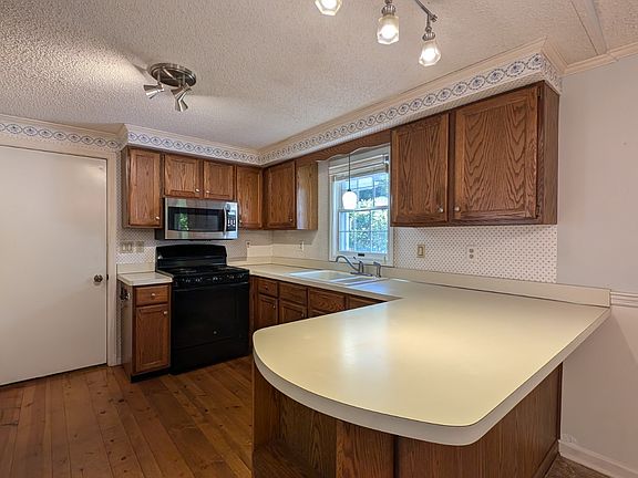 26 Ledgeview Dr, Lake George, NY 12845 | MLS #11352433 | Zillow