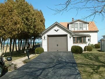 3197 Edgemere Dr, Rochester, NY 14612 | Zillow