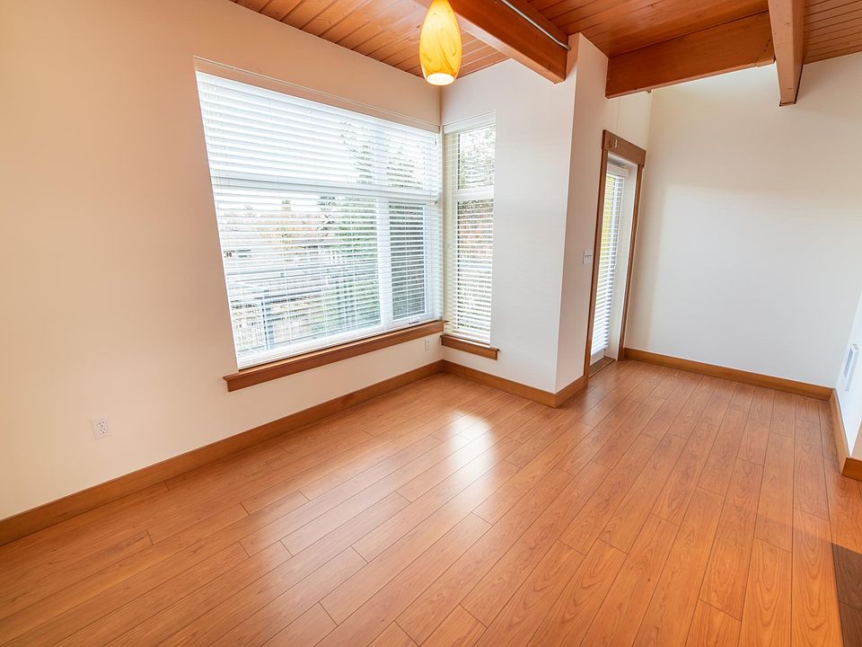 Union Bay Lofts - 3218 Eastlake Ave E Seattle WA | Zillow