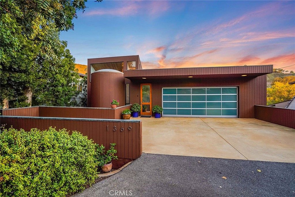 1369 Bluebird Canyon Dr, Laguna Beach, CA 92651 | MLS #LG22252511 | Zillow