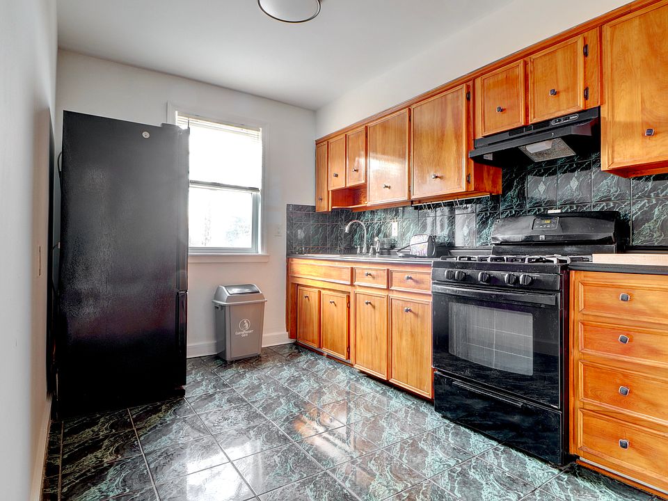 341 Grandview Ave #2FLLR, Ridgewood, NY 11385 | Zillow