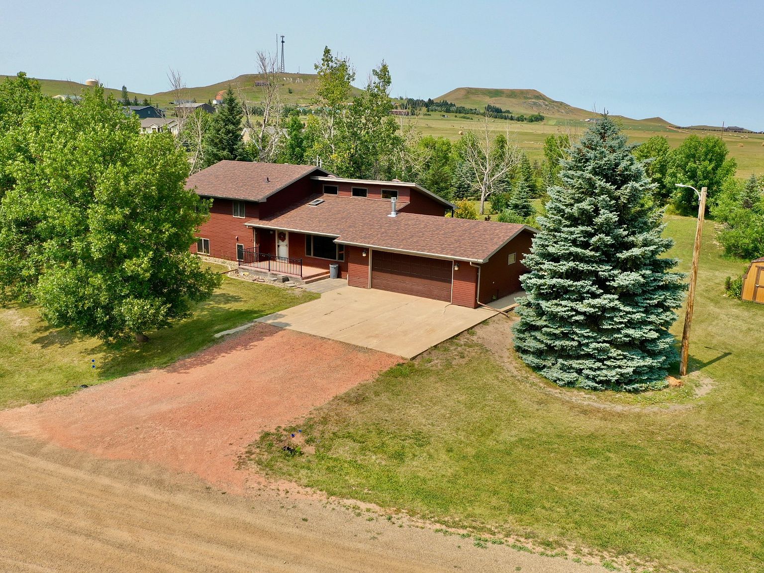 403 8th St NE, Bowman, ND 58623 | MLS #11195505 | Zillow
