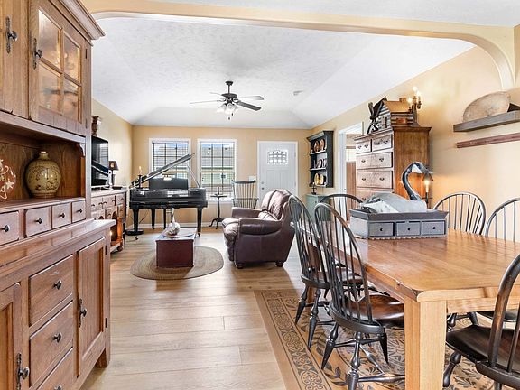 1828 Emily Ln, Columbia, TN 38401 | Zillow