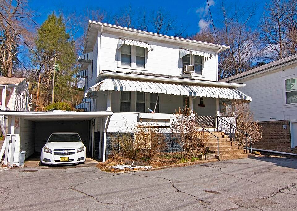 528 Ct St, Mount Hope, WV 25880 | Zillow