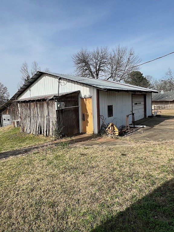 204 N Avenue J St, Idabel, OK 74745 | Zillow