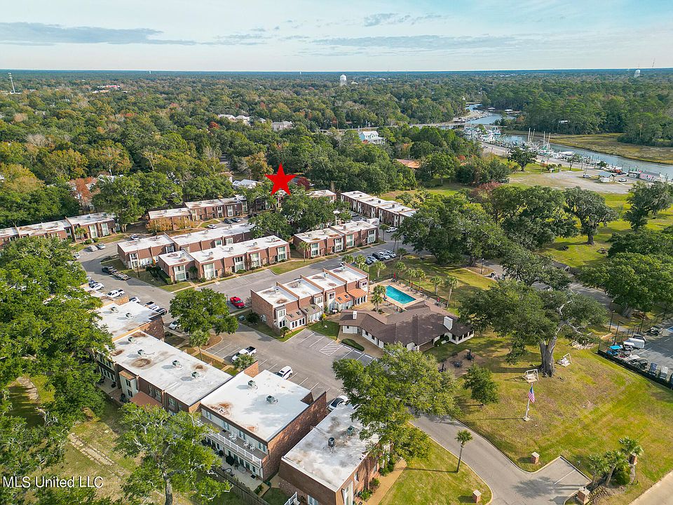 527 Front Beach Dr Ocean Springs MS | Zillow