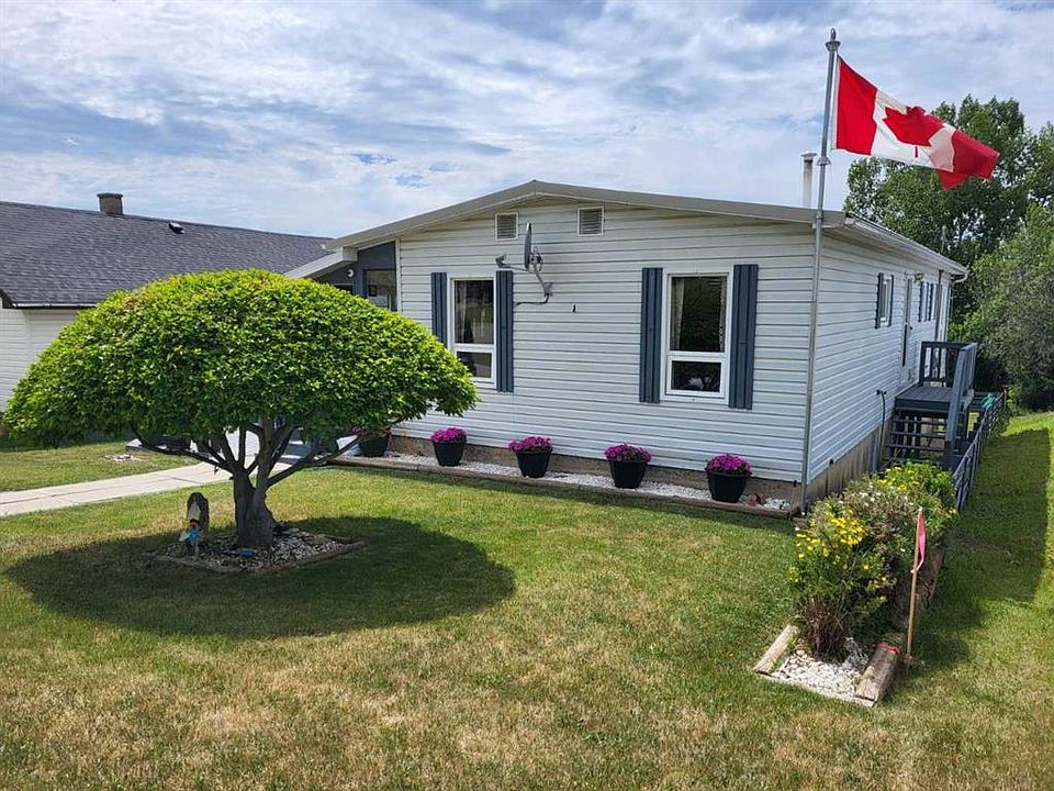 211 1st Ave E, Sundre, AB T0M 1X0 | MLS #A2146862 | Zillow