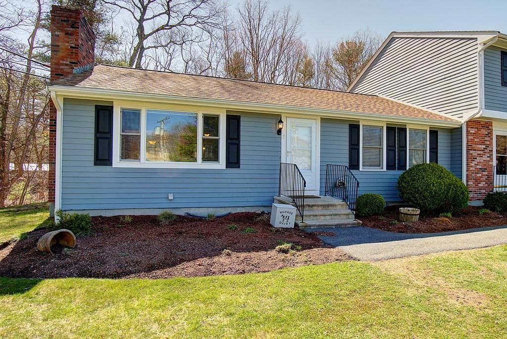 2 Robin Cir APT 1, Norton, MA 02766 | Zillow