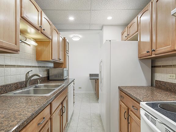 9078 W Heathwood Dr UNIT 5, Niles, IL 60714 | Zillow