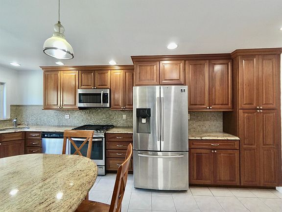 206 Front St, Secaucus, NJ 07094 | Zillow