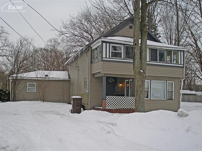 207 S Genesee St, Montrose, MI 48457 | Zillow
