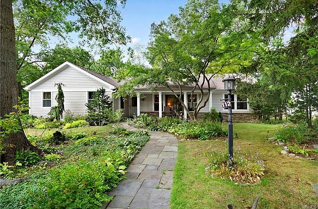 112 Daisy Farms Dr, New Rochelle, NY 10804 | Zillow