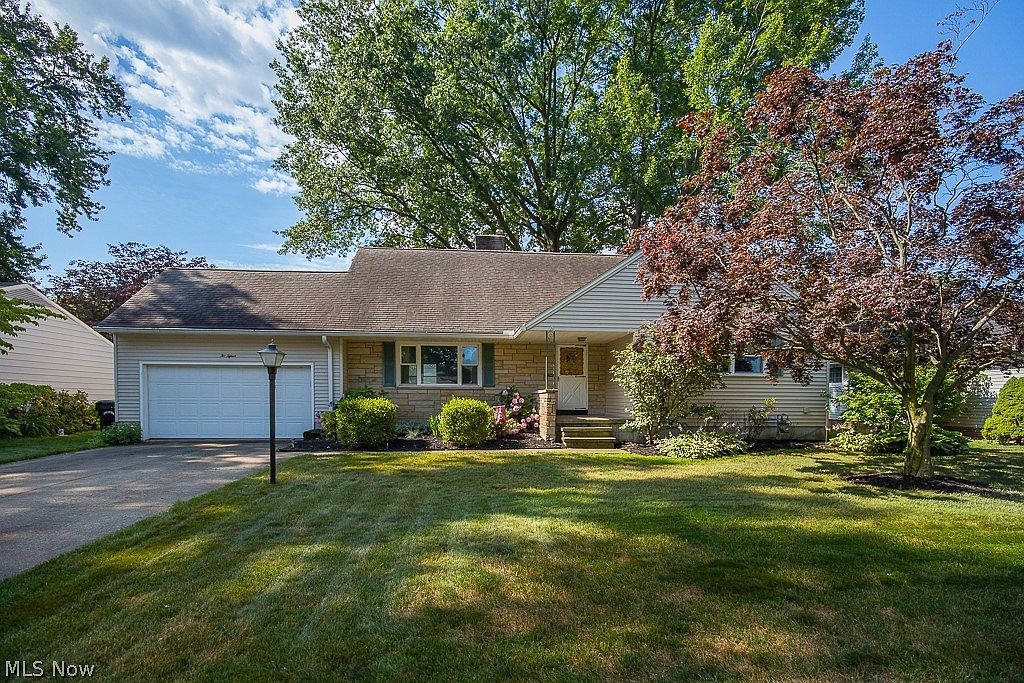215 Yale Ave, Elyria, OH 44035 | Zillow