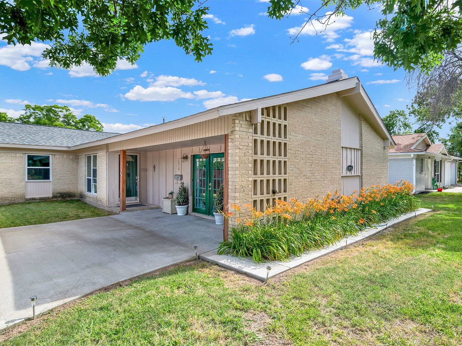 2878 Old North Rd, Farmers Branch, TX 75234 | MLS #20602357 | Zillow
