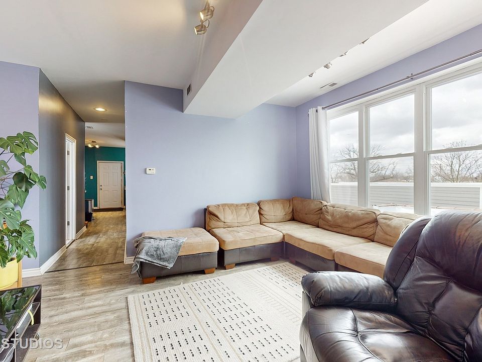 2717 W Peterson Ave Chicago IL | Zillow