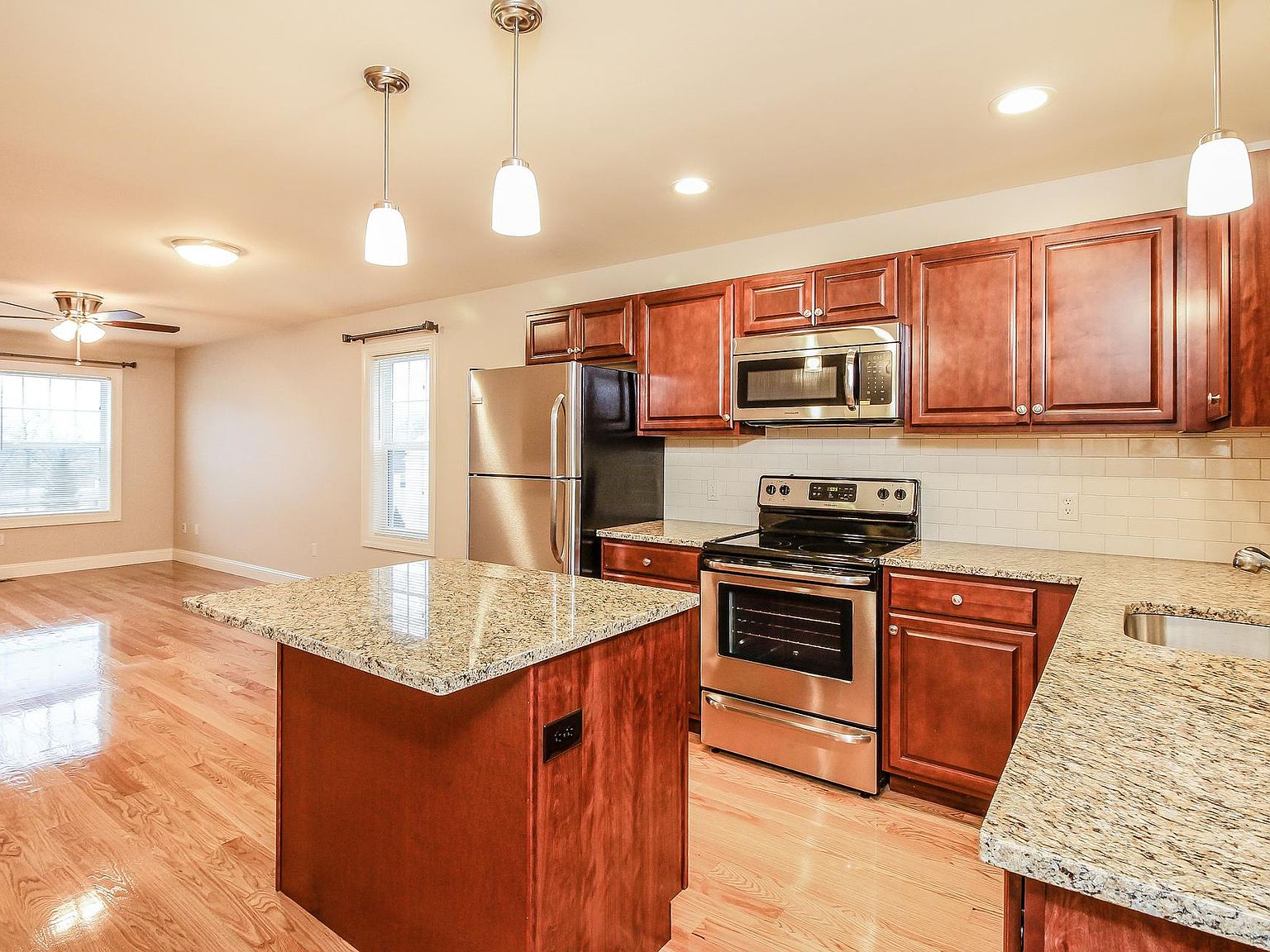 285 Taftville Occum Rd #502, Norwich, CT 06360 | Zillow