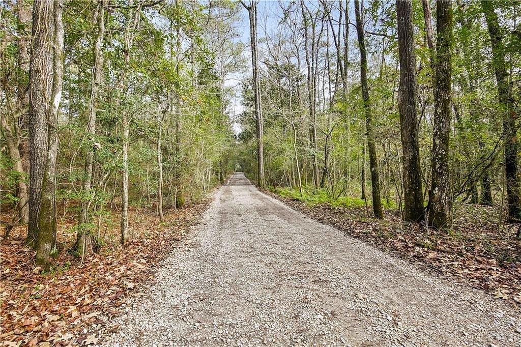 22 Holly Dr, Covington, LA 70435 | MLS #2483154 | Zillow